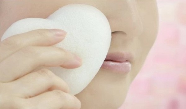 Êm dịu với mút rửa mặt Konnyaku